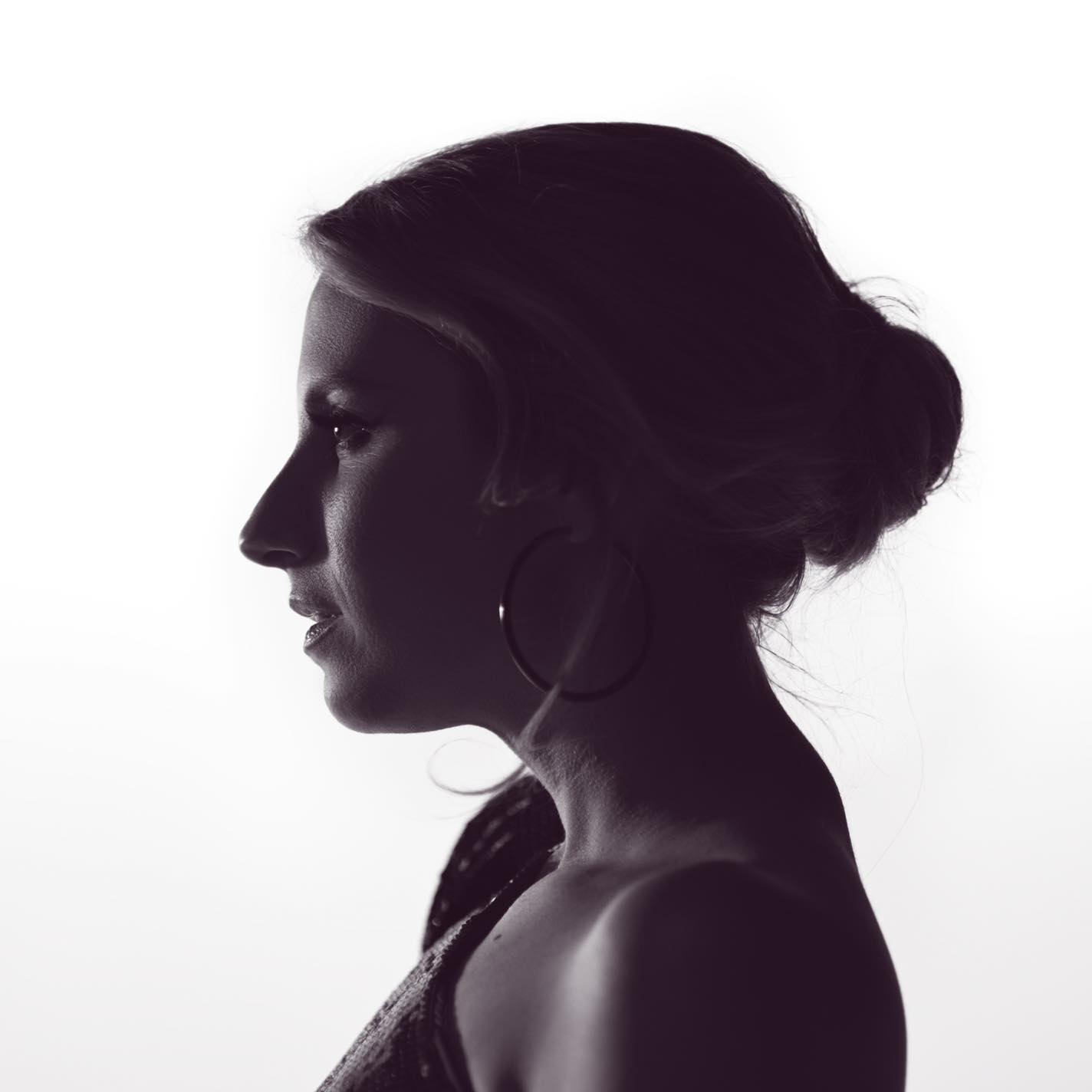 Caitlyn Smith Goes "High" on New Single • Music Daily