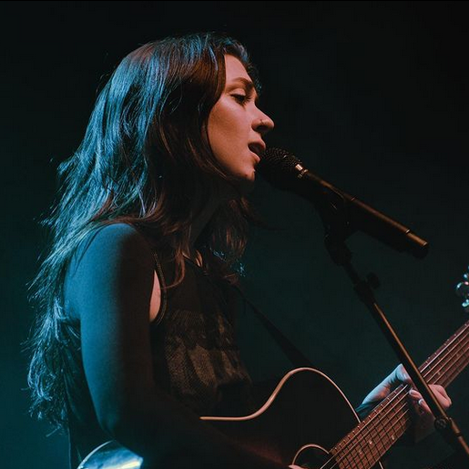 Lizzy McAlpine: From Featured To Sold Out • Music Daily